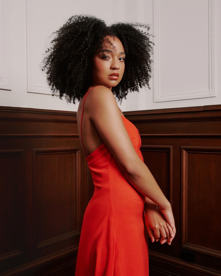 Aisha Dee picture