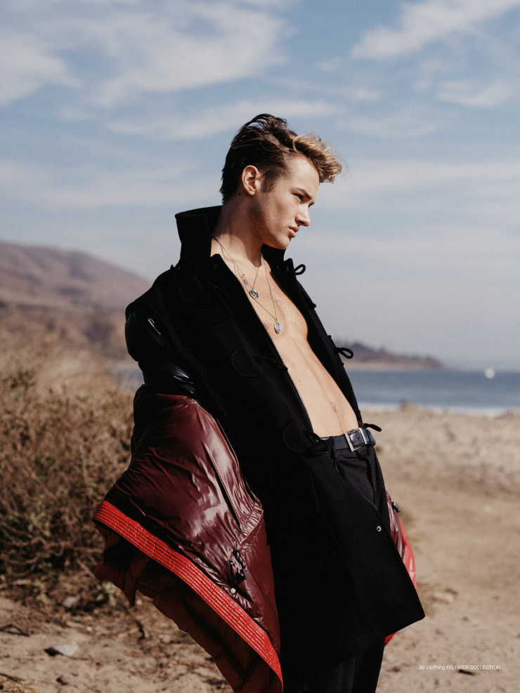 Mitchell Hoog picture