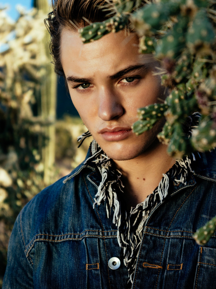 Picture of Mitchell Hoog