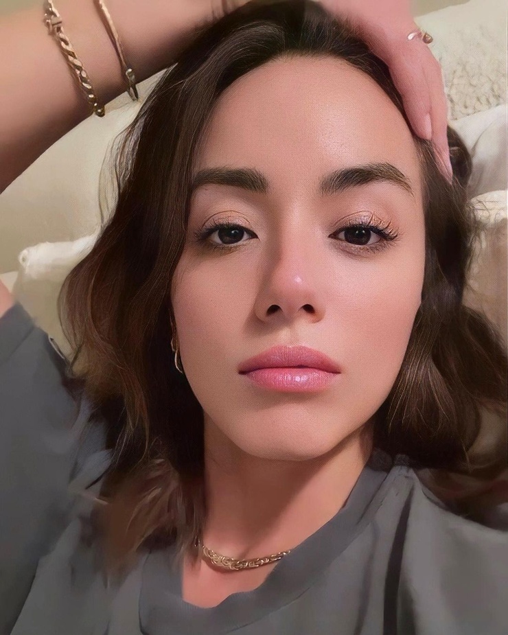 Picture of Chloe Bennet
