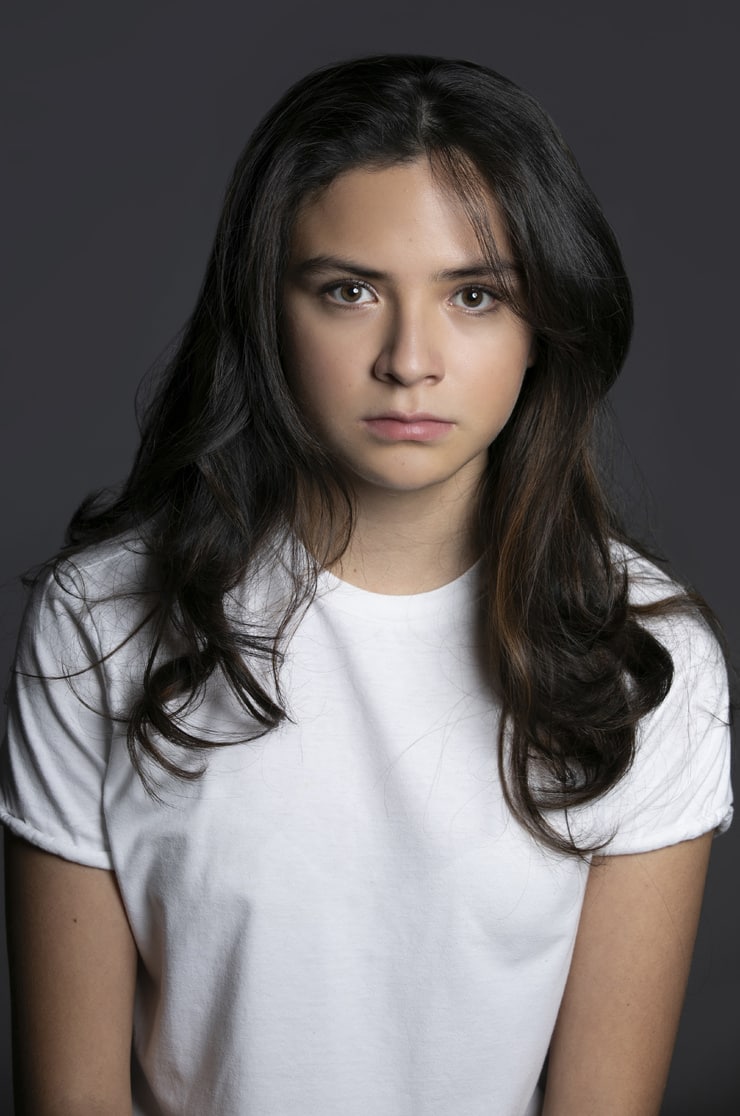Annie Cabello image