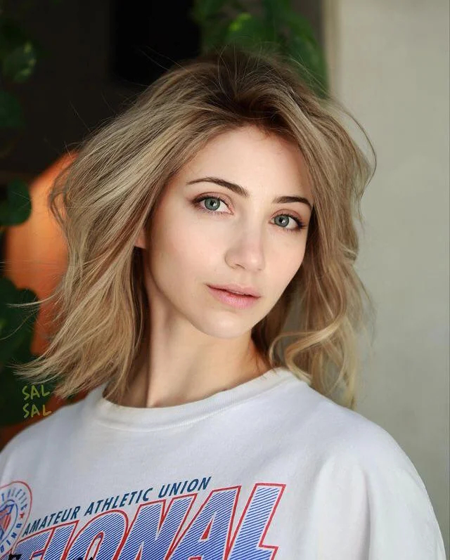 Picture of Emily Rudd
