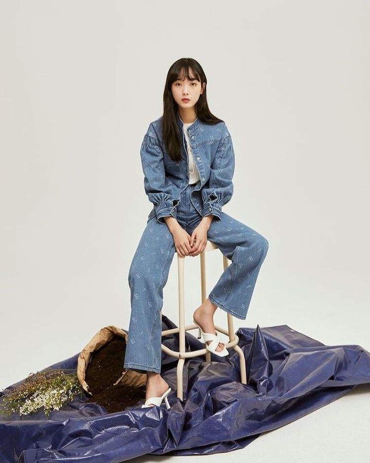 Picture of Lee Yoo-mi