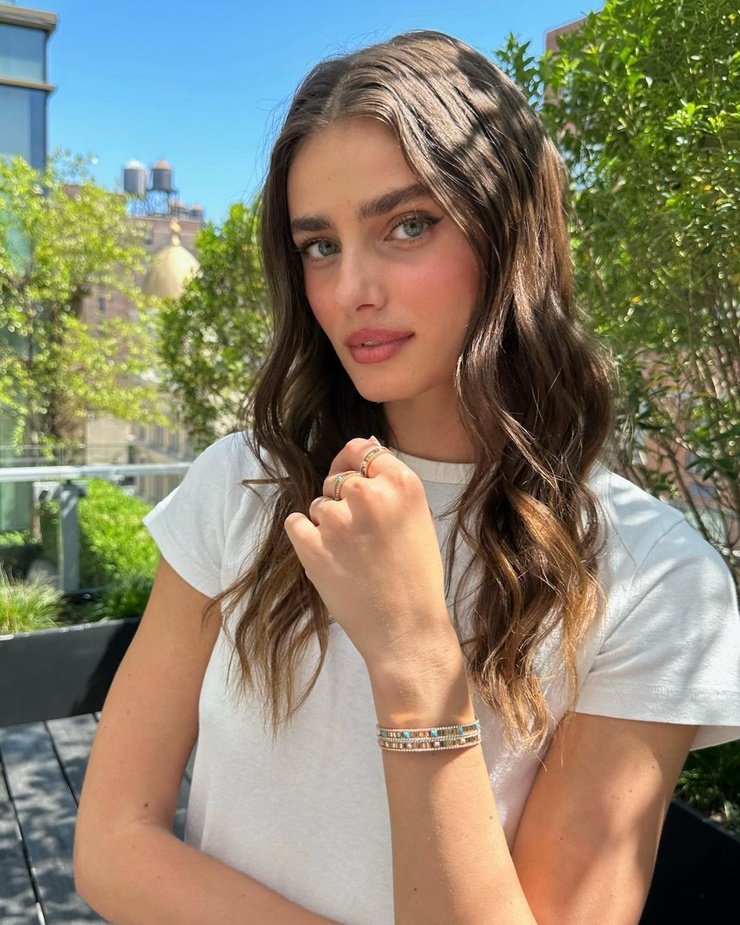 Picture of Taylor Marie Hill