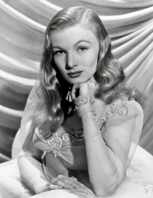 Image of Veronica Lake