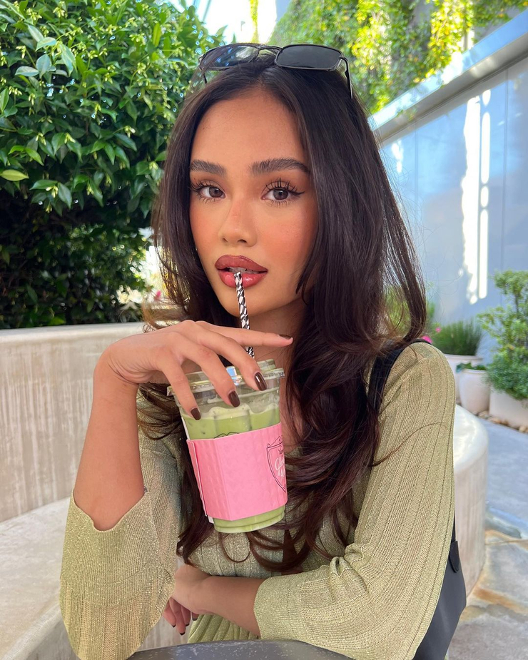 Ariana Tan image