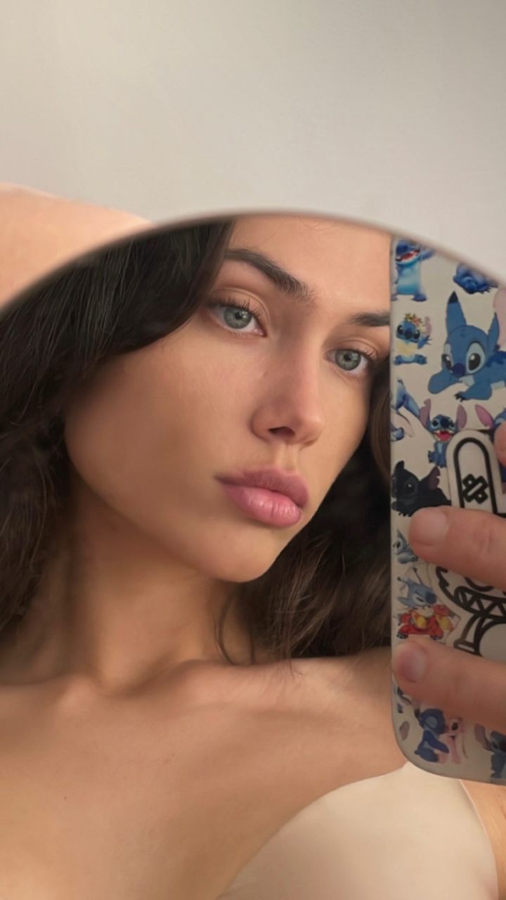 Vika Bronova picture