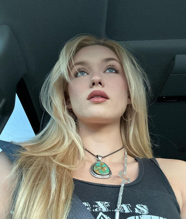 Picture of Chloe Rose Robertson