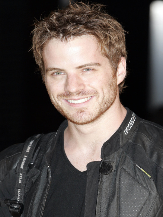 Image of Robert Kazinsky