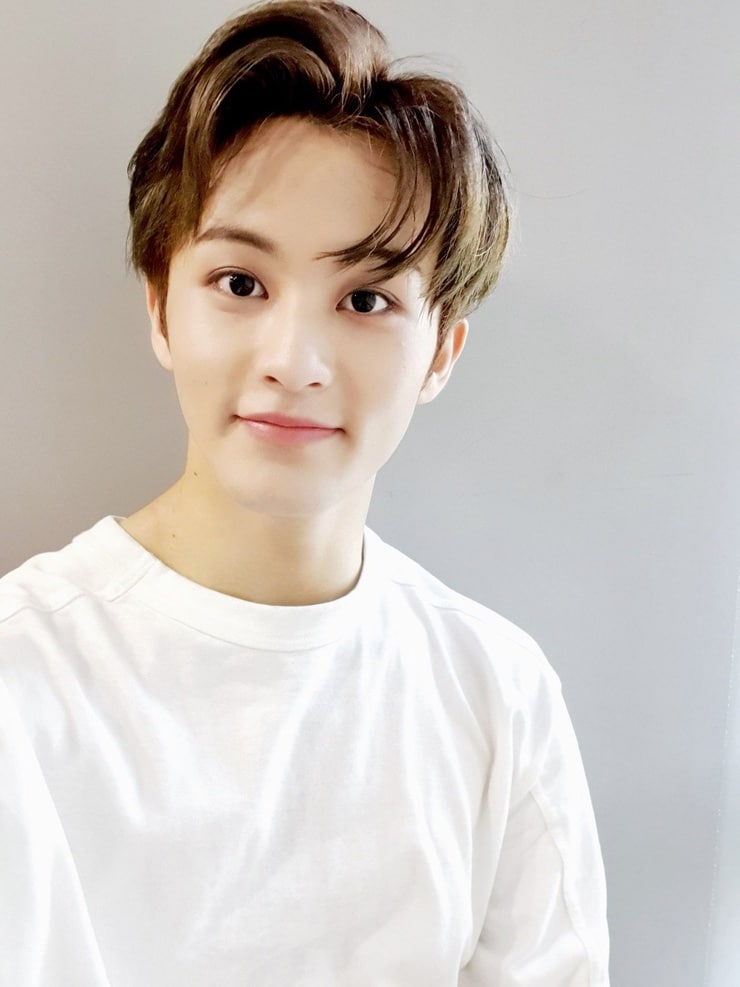 Mark Lee image
