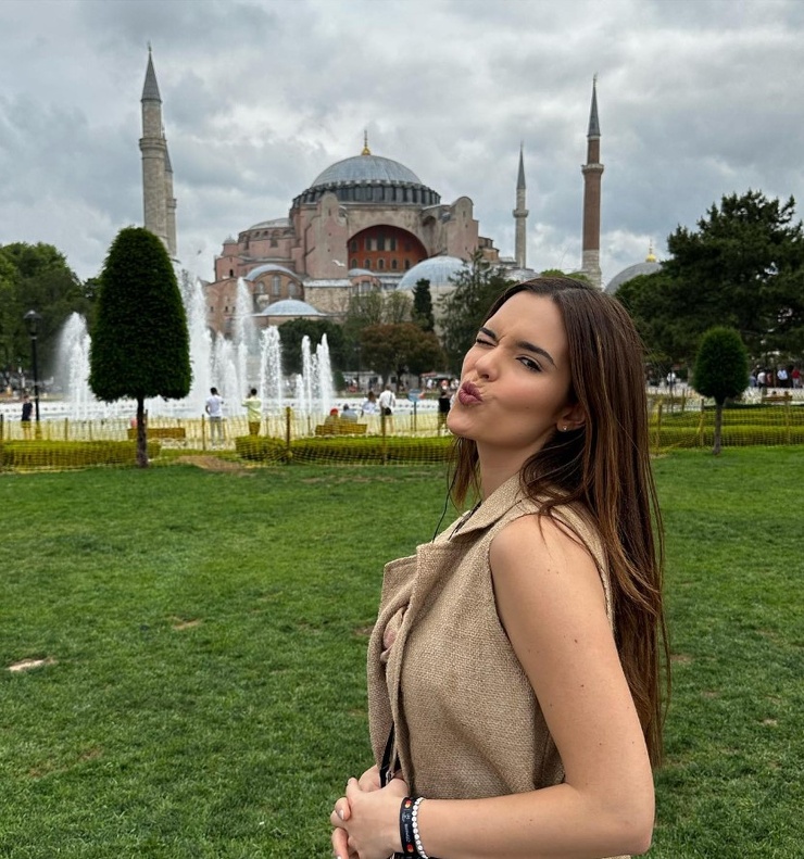 Picture of Amanda Dudamel