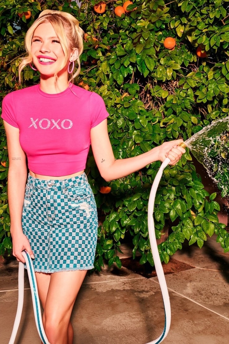 Picture of Josie Canseco