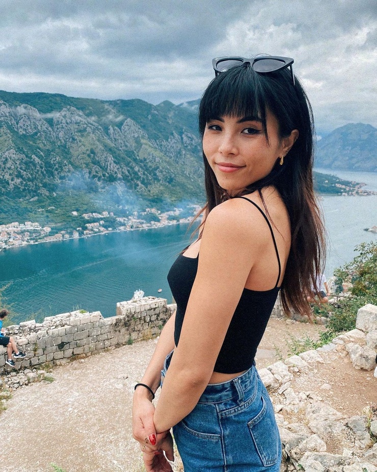 Anna Akana image