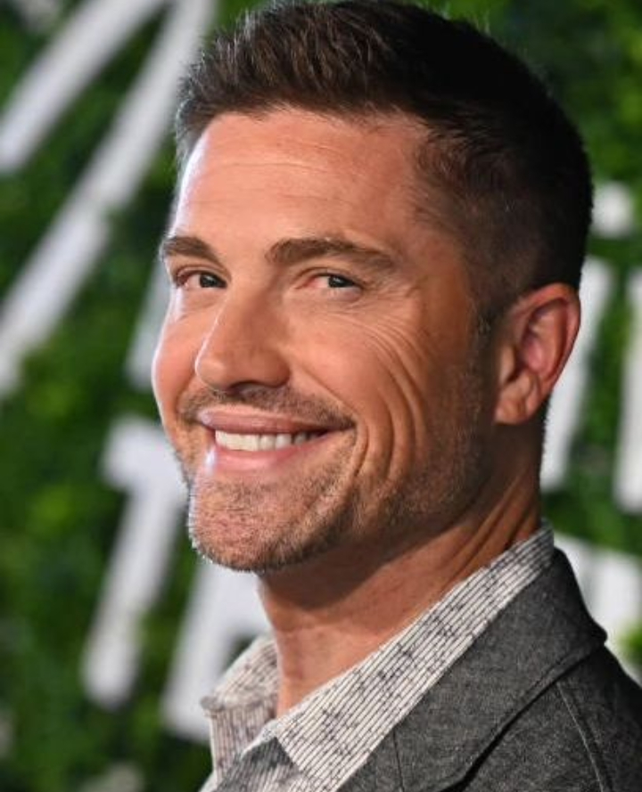 Picture of Eric Winter