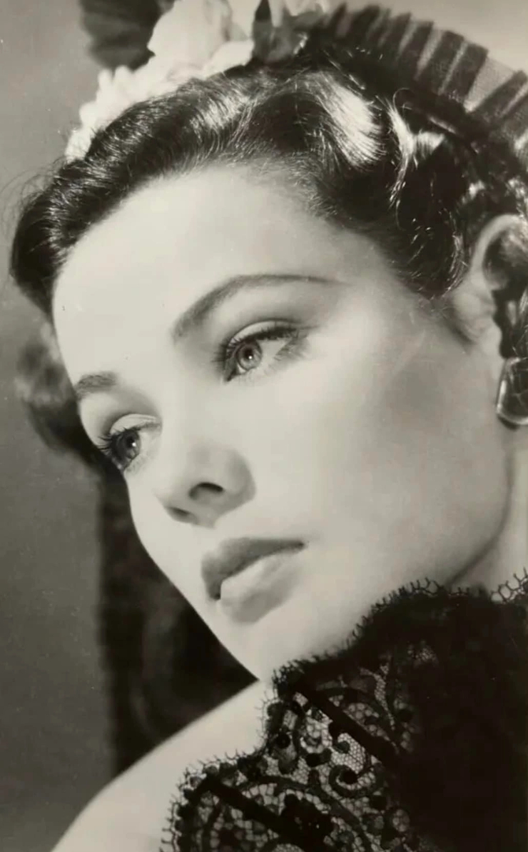 Gene Tierney image