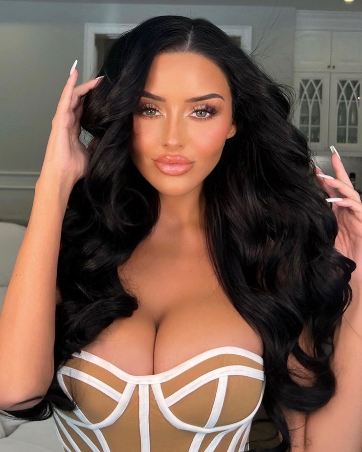 Picture of Abigail Ratchford