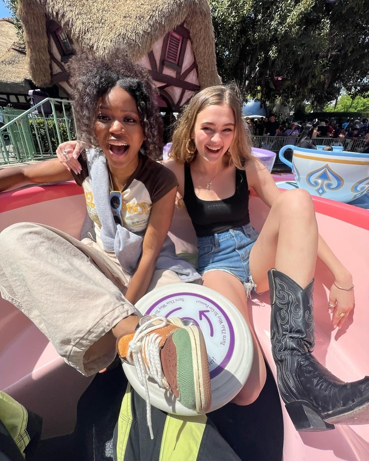 Lizzy Greene picture