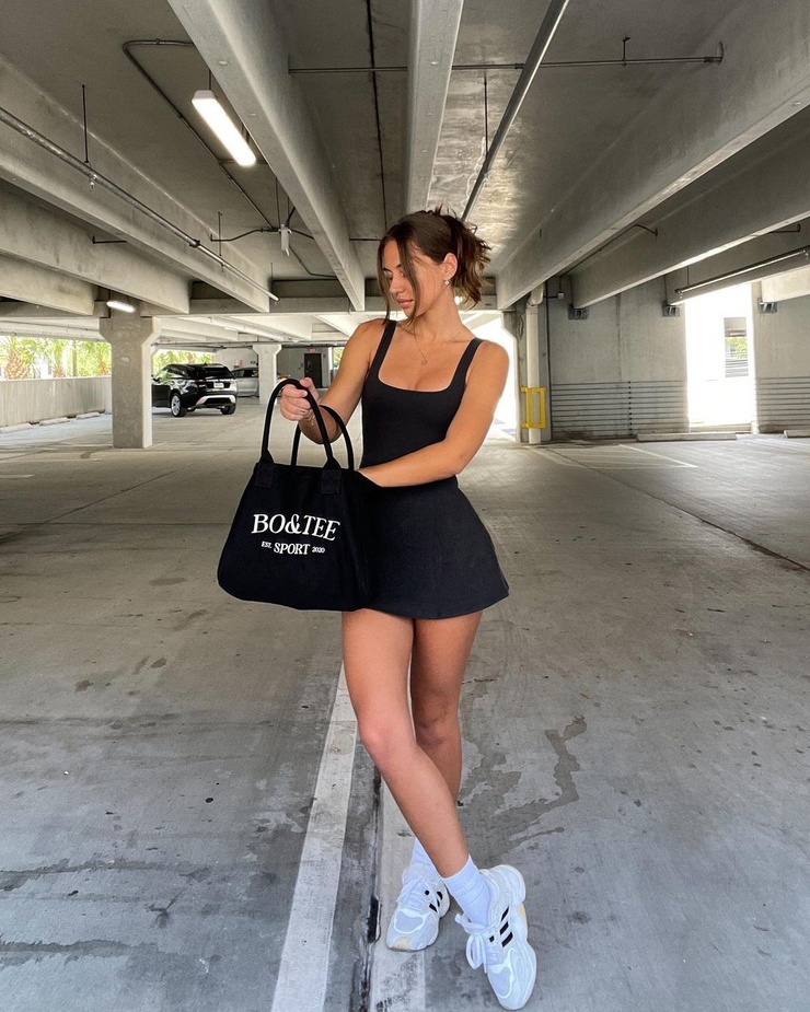Picture of Brit Manuela (model)