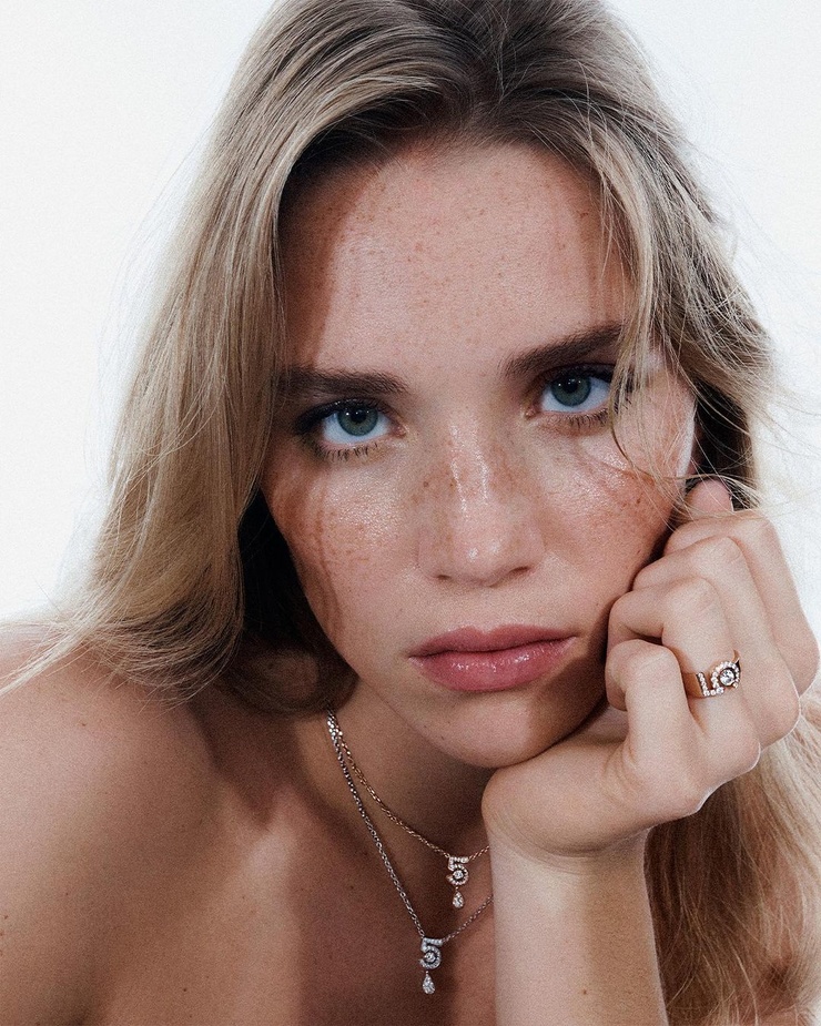 Image of Rebecca Leigh Longendyke