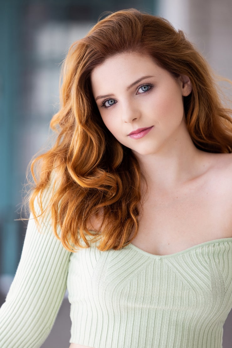 Picture of Chloe Csengery