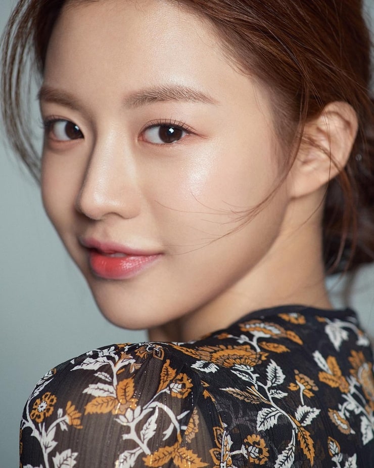 Picture of Go Yoon-Jung