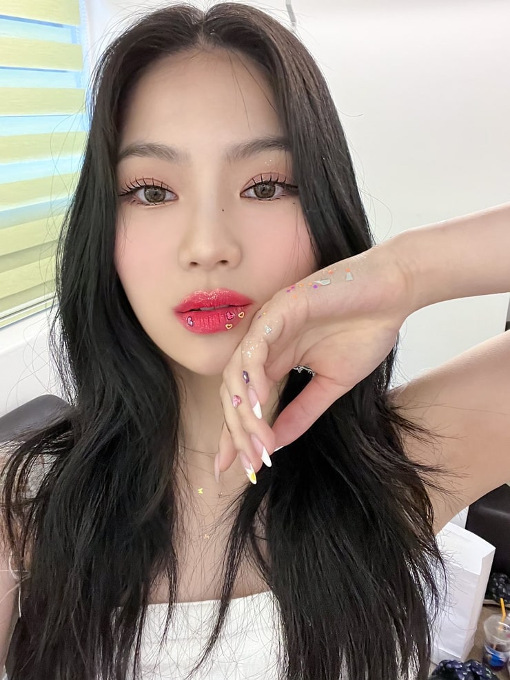 Picture of Lee chaeyoung