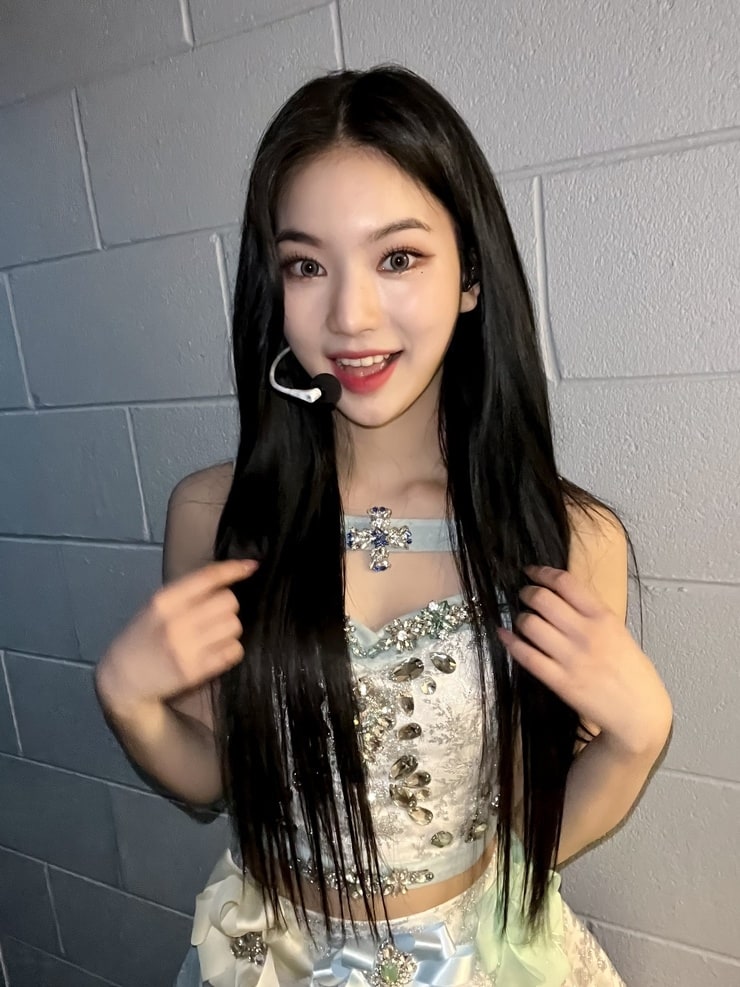 Picture of Lee chaeyoung