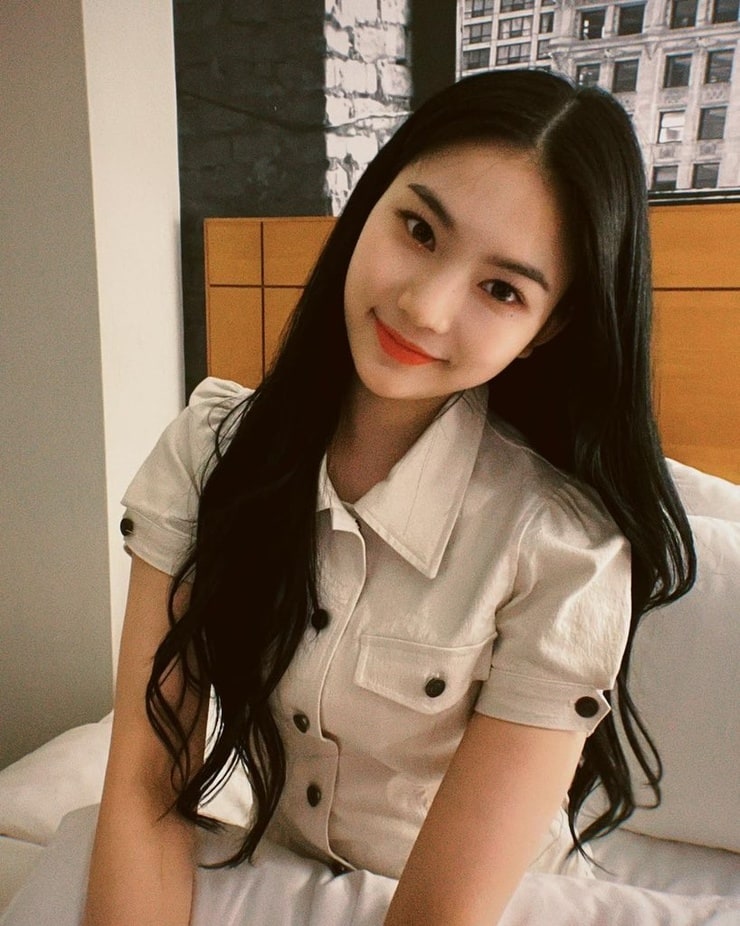 Picture of Lee chaeyoung