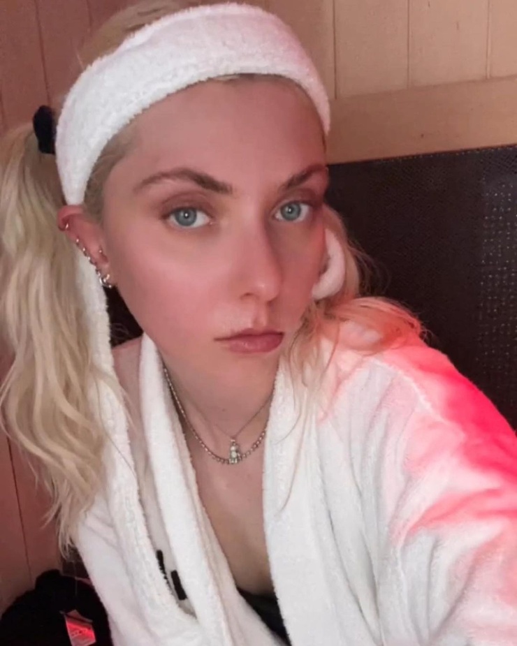 Picture of Taylor Momsen