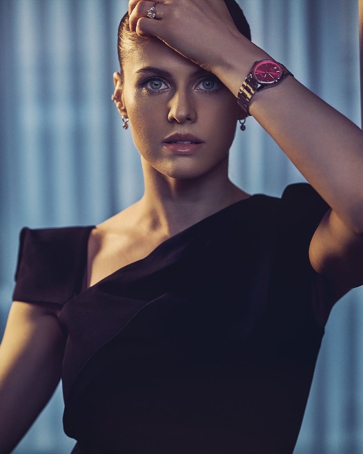 Alexandra Daddario picture