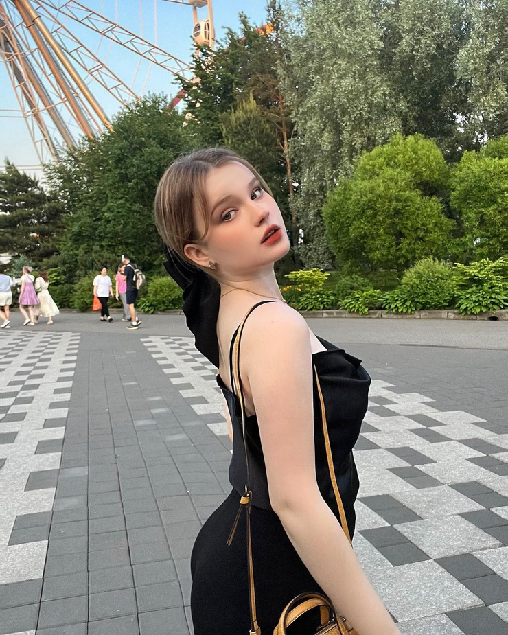 Picture of Anna Pan (Anzai)