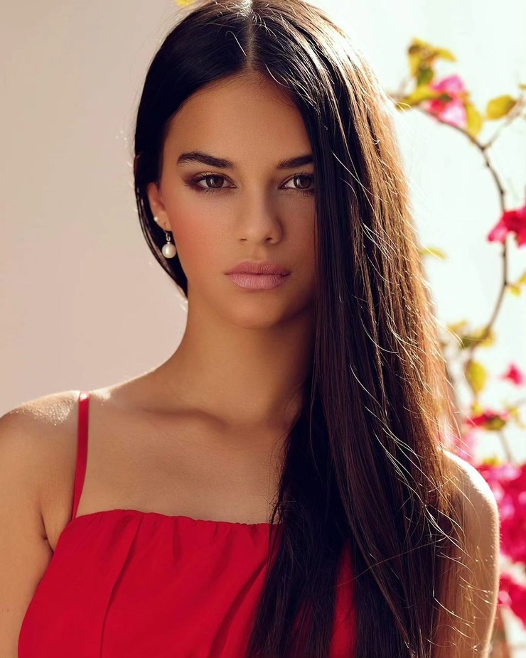 Picture of Alessandra Nadia