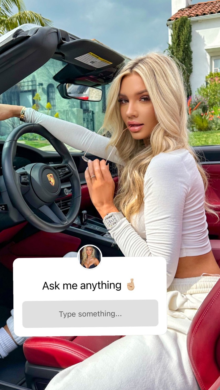 Picture of Alexa Collins