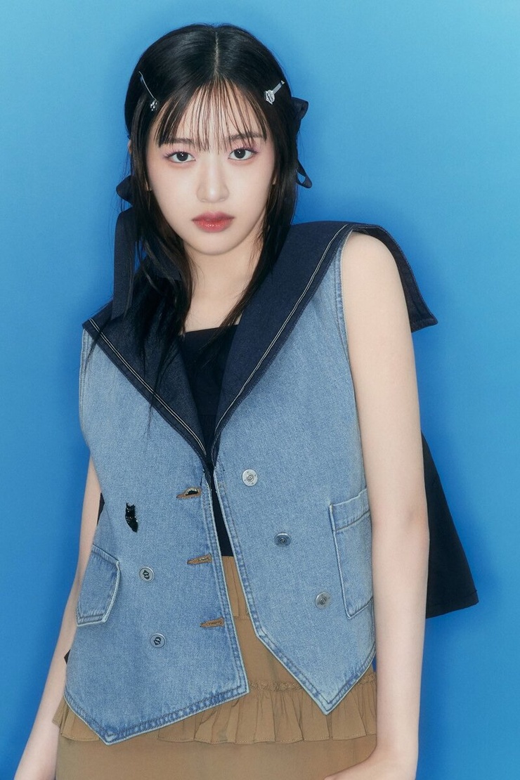 Picture of Ahn Yujin