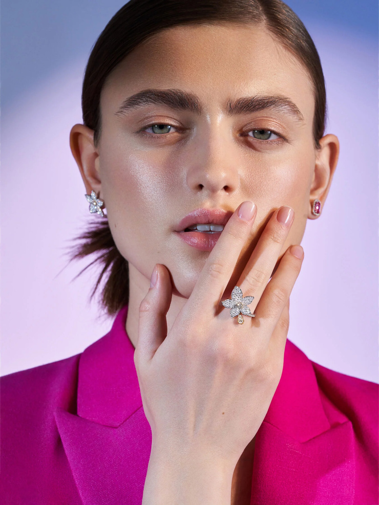 Eva Of model picture