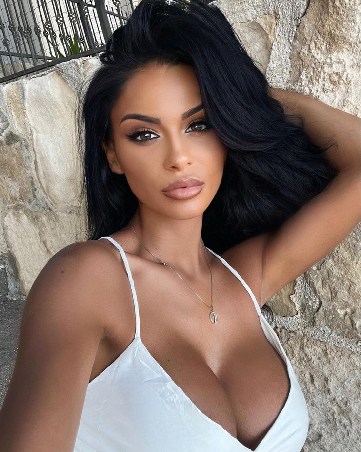 Picture of Andela Simac