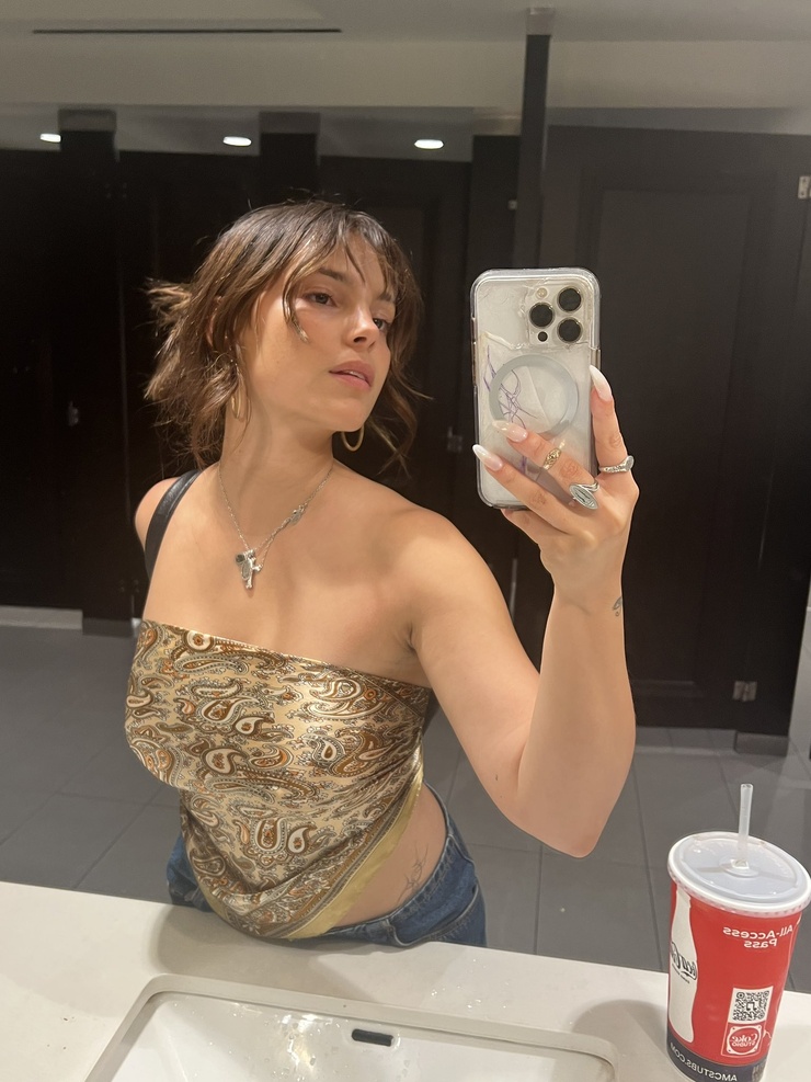 Picture of Inde Navarrette