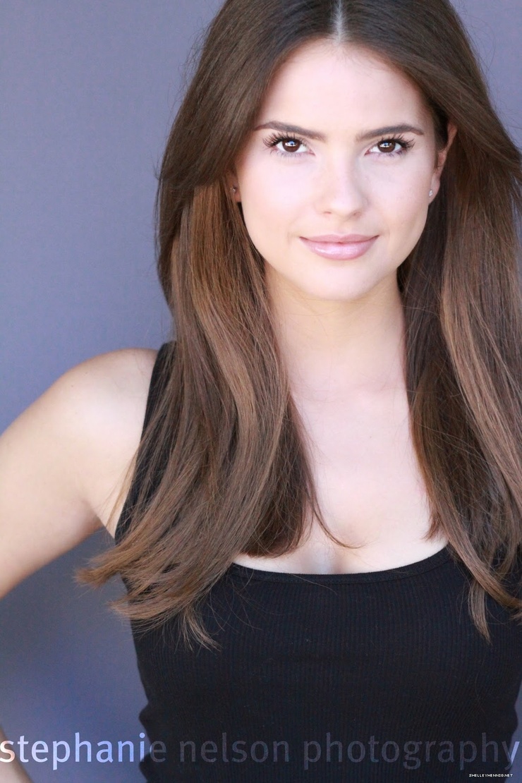 Picture of Shelley Hennig