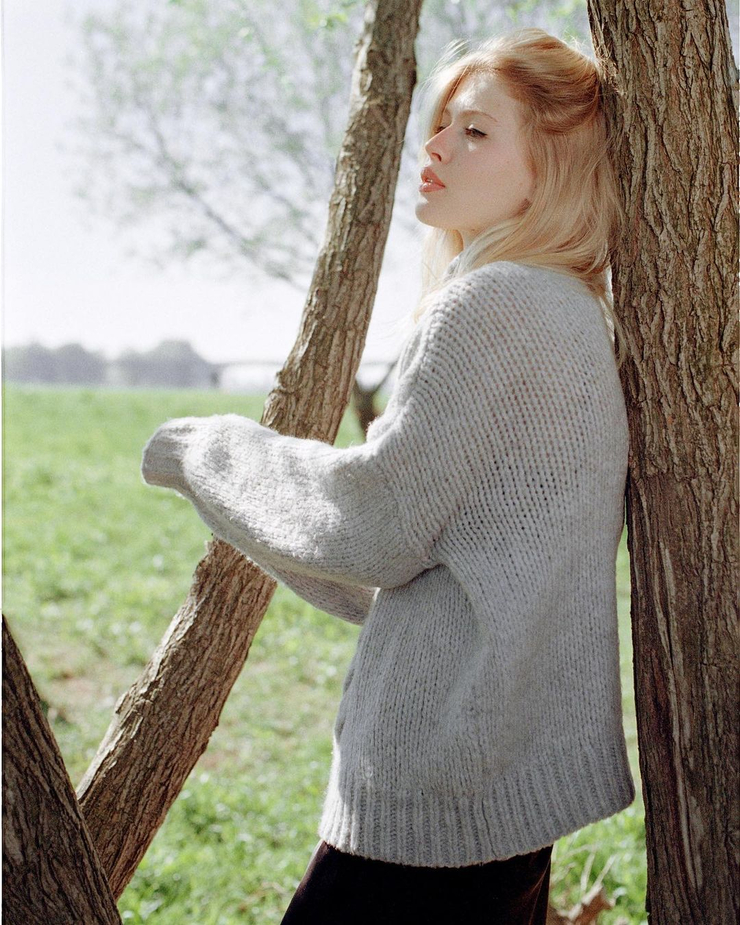 Picture of Luna (model)