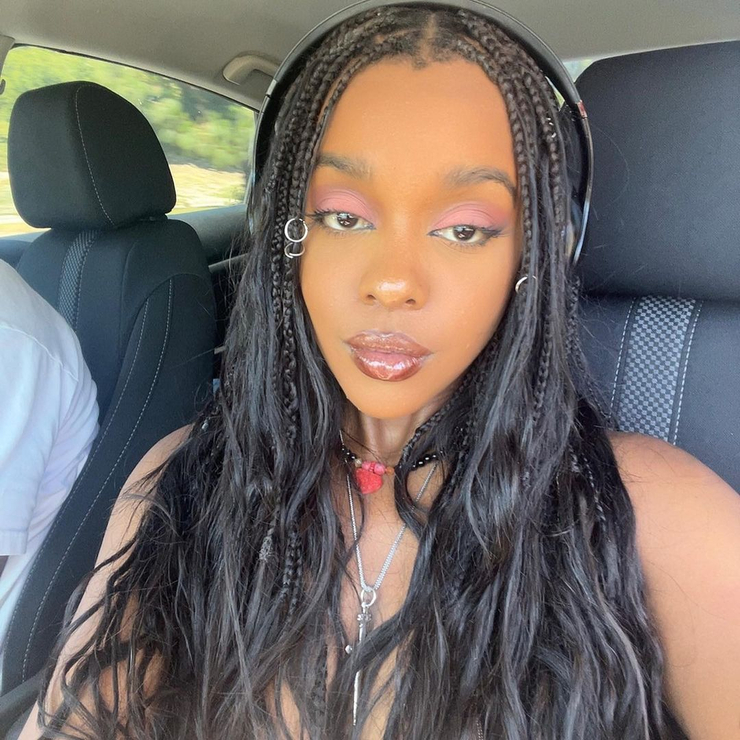 Mallori Johnson picture