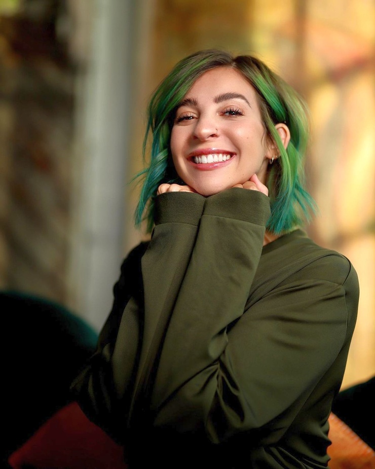 Picture of Gabbie Hanna