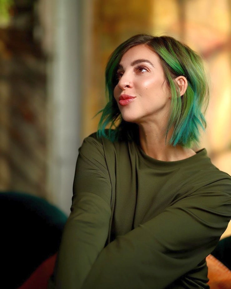 Picture of Gabbie Hanna