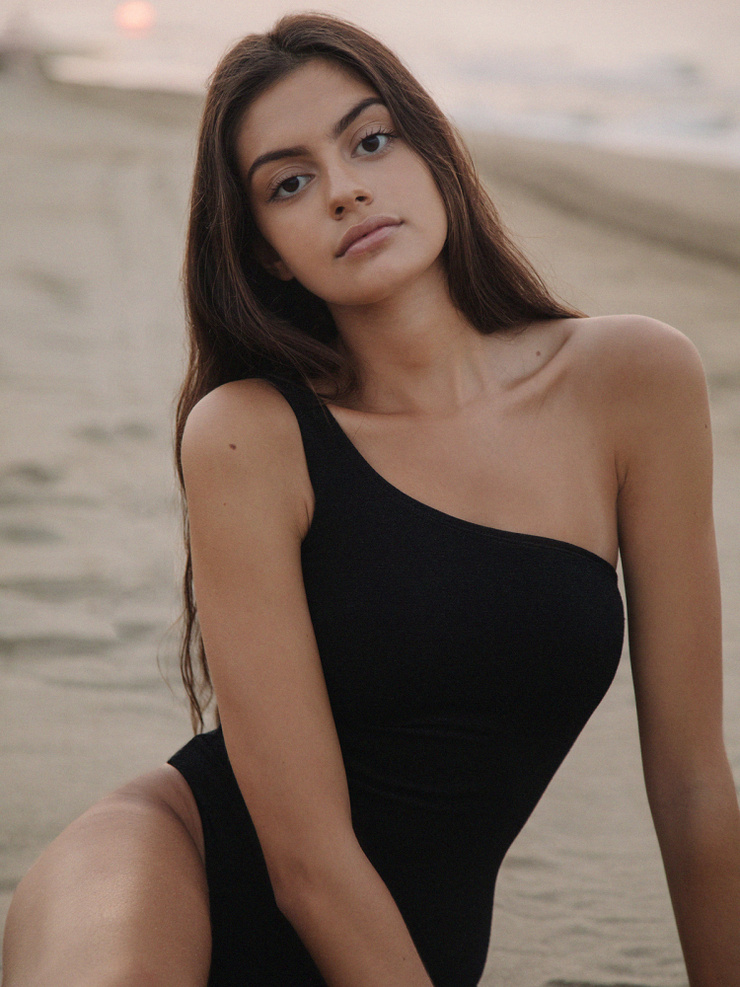 Picture of ABRIL TARES