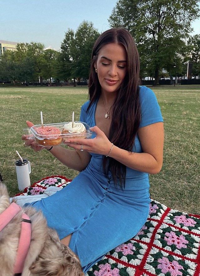 Alayna Epstein image