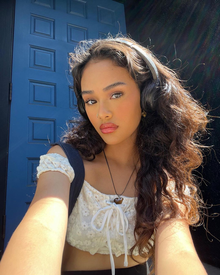 Picture of Ariana Tan