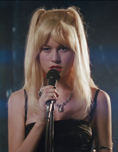 Picture of Envy Adams (Brie Larson)