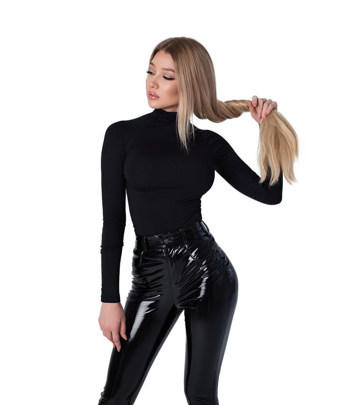 Angelie Dolly image