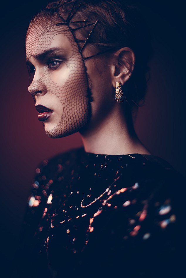 Amanda Hallberg image