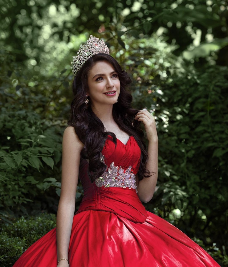 Picture of Annie Cabello