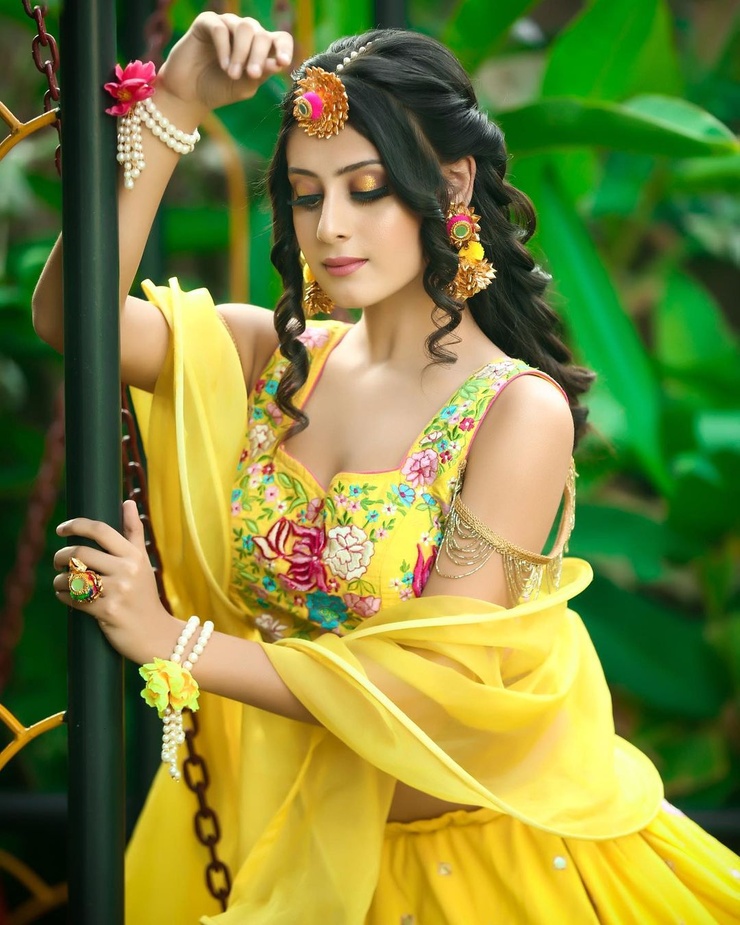 Isha Malviya picture